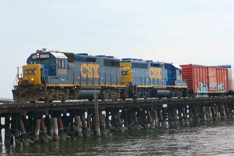 CSX 4302 & 4400